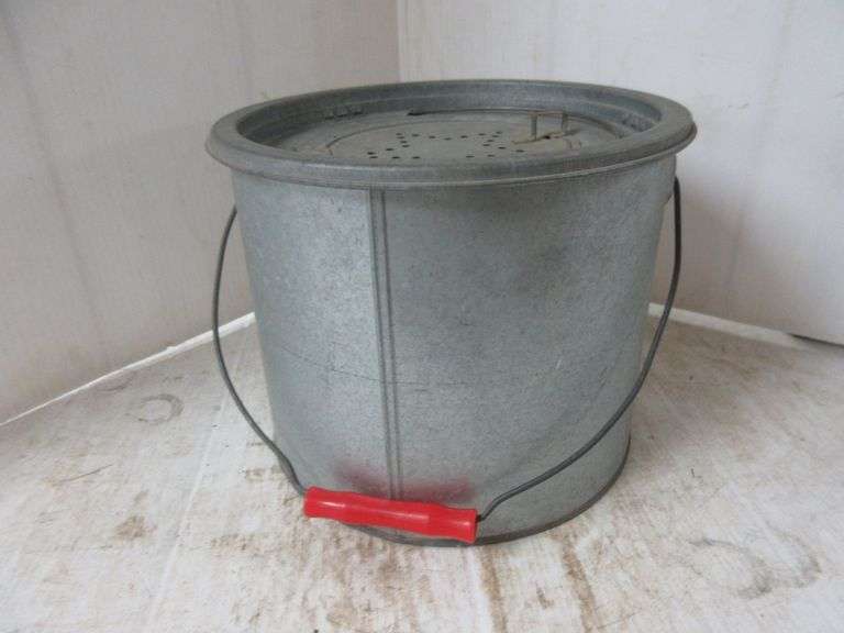 Old Eight-Quart Frabill Galvanized Metal Minnow Bucket, Full Floating ...