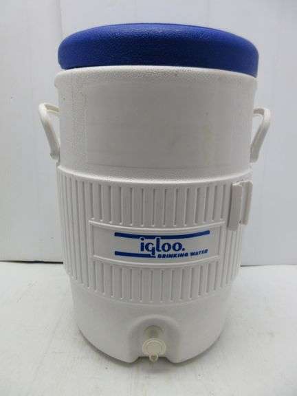 Igloo Drinking Water Ice Cooler - Albrecht Auction Service
