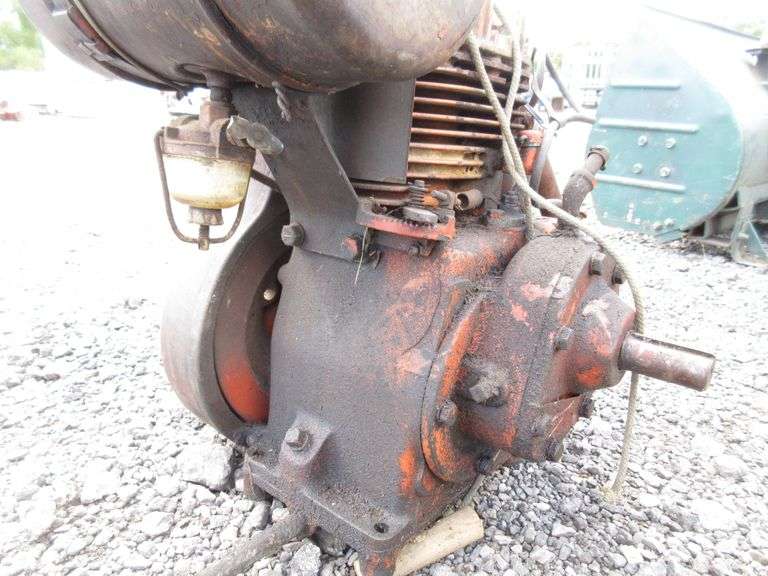 Wisconsin Air Cooled Engine - Albrecht Auction Service