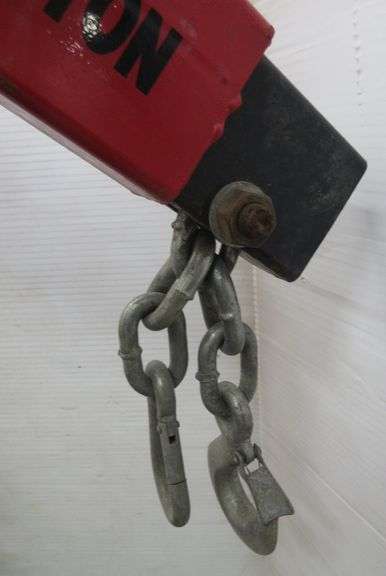 Larin 2-Ton Foldable Engine Hoist - Albrecht Auction Service