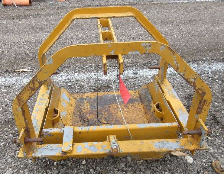 King Kutter Scoop Bucket, Three-Point Hitch - Albrecht Auction Service