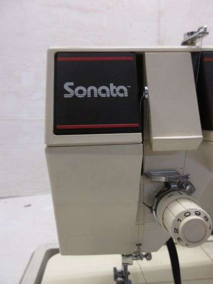 Sonata Singer 10-Stitch Sewing Machine, Model No. 6610 - Albrecht ...