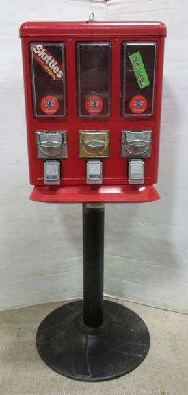 Three-Head Candy Machine with Keys - Albrecht Auction Service