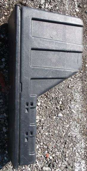 Fender Well Tool Box for Pickup Truck - Albrecht Auction Service