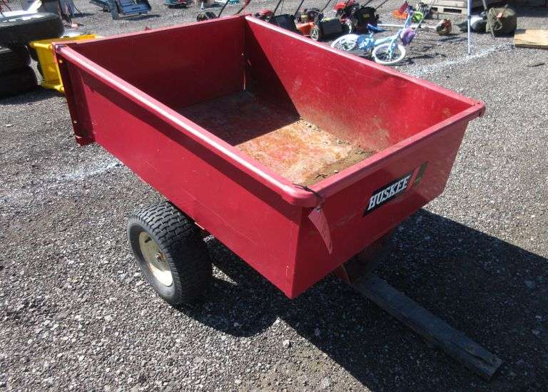 Red Huskee Dump Cart, 17 Cu. Ft. - Albrecht Auction Service
