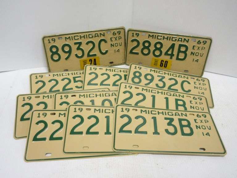 (11) 1969 Michigan License Plates - Albrecht Auction Service