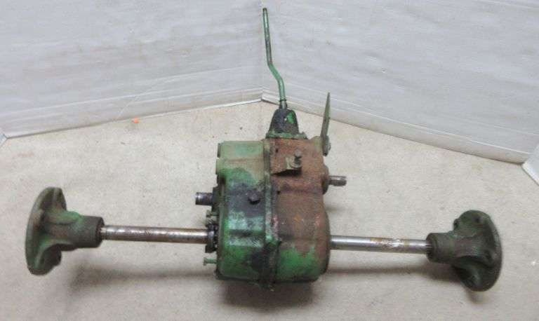 1950s and 1960s John Deere Rear Ends - Albrecht Auction Service