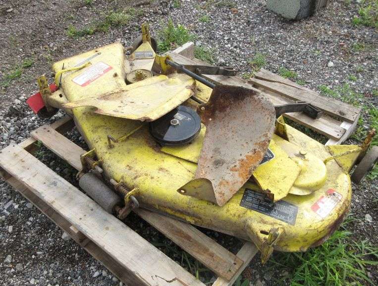 Old John Deere Mower Deck - Albrecht Auction Service