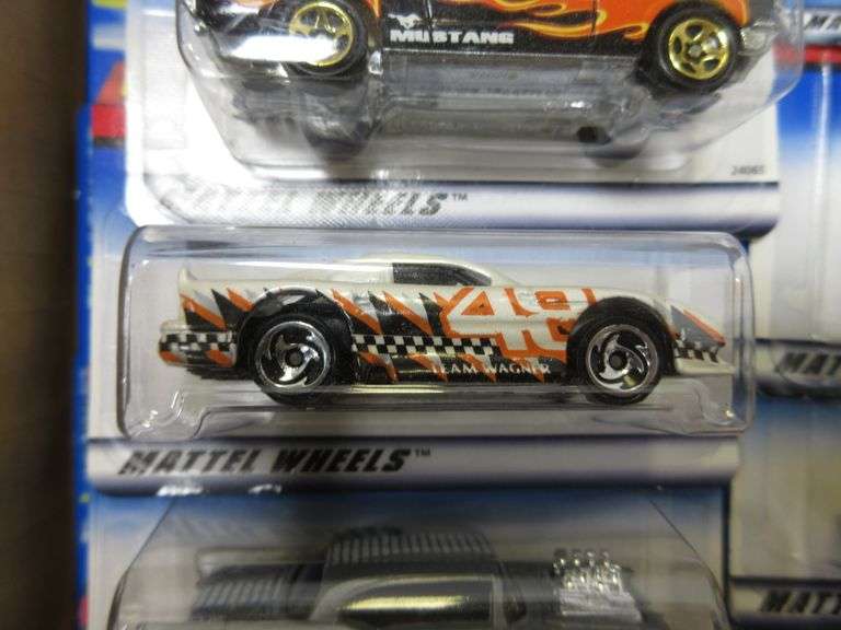 (36) Hot Wheels from 90s to Early 2000s - Albrecht Auction Service