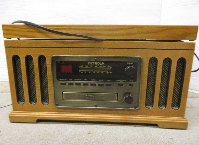 Detrola Turntable with Built In CD Player, Radio, and Cassette Player ...