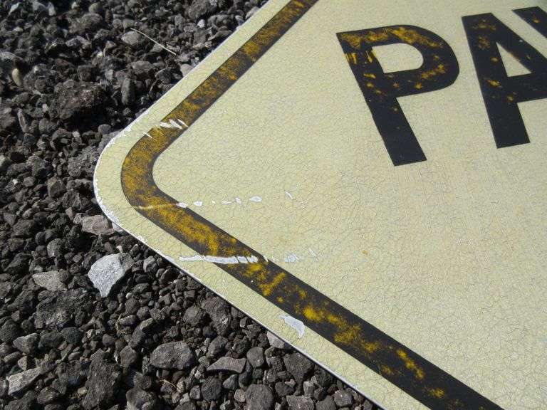 Pavement Ends Road Sign - Albrecht Auction Service