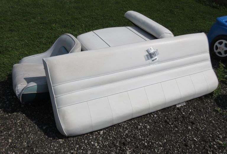 Pontoon Boat Swim Platform with Cushioned and Carpeted Storage, Box ...