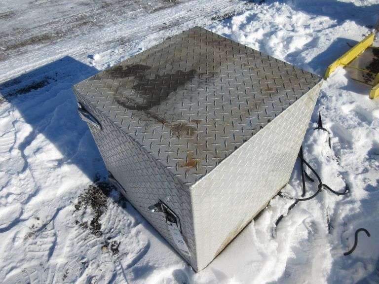 Semi Truck Storage Box - Albrecht Auction Service