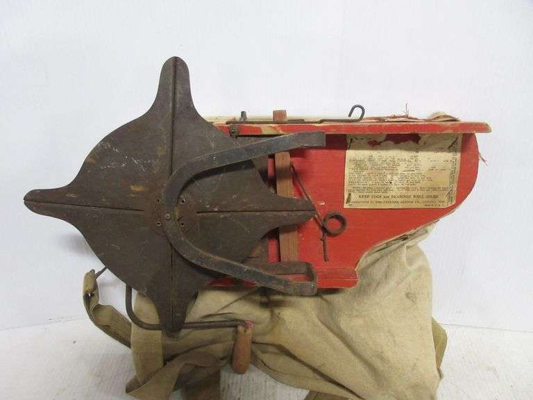 Cyclone seed spreader from Urbana Indiana - Albrecht Auction Service