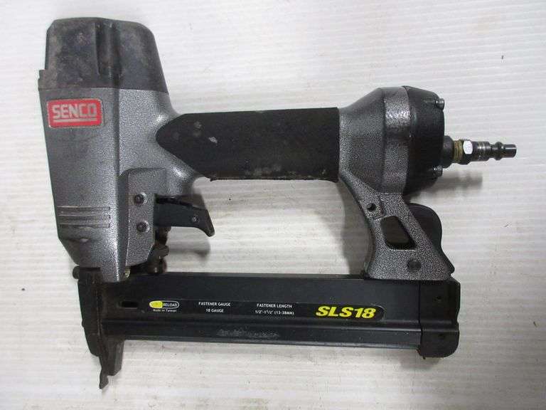 Senco SLS-18 stapler, 18-gauge, includes manual and case - Albrecht Auction Service