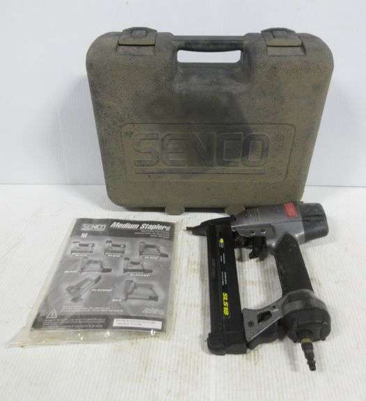 Senco SLS-18 stapler, 18-gauge, includes manual and case - Albrecht Auction Service
