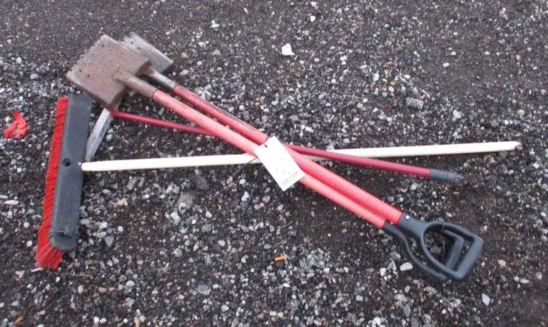 (2) Shingle spade shovels/removers; Roller magnet for nails and screws ...