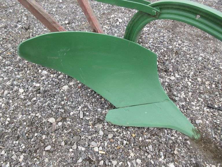 Oliver walking plow, 8'L, like new - Albrecht Auction Service