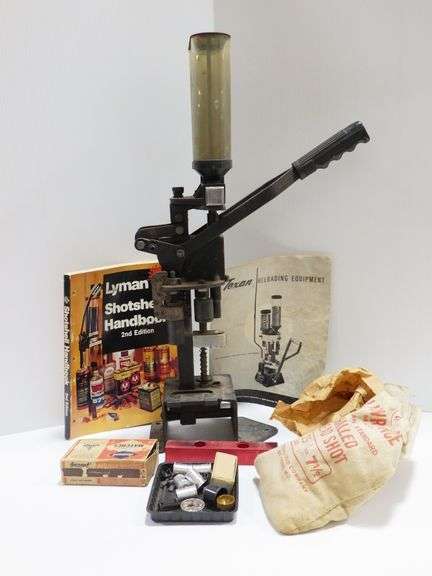 Texan Shotshell Reloader, 12-Gauge and 20-Gauge - Albrecht Auction Service
