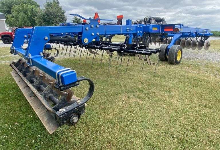 2015 Landoll 2410 Disc Ripper, 6-24", 3-Tine Leveler with Hydraulic ...