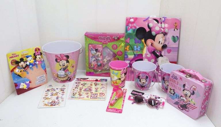 Collection of Disney Minnie Mouse items, includes: Cosmetic set, tin ...
