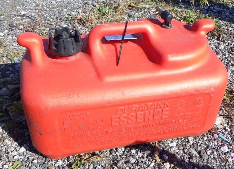 6-Gallon Evinrude Johnson outboard gas tank - Albrecht Auction Service