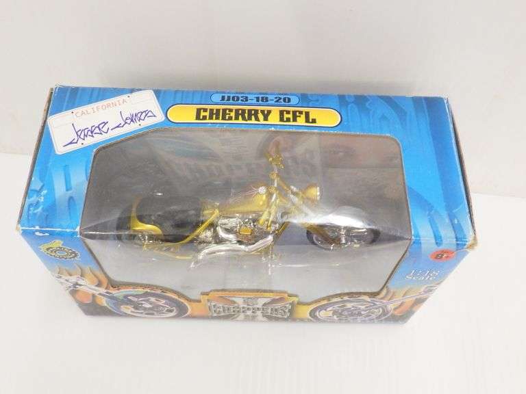 Muscle machines, 1/18-scale, West Coast Choppers Cherry CFL Motorcycle ...