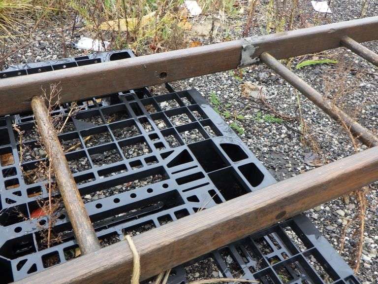 20' Wooden ladder, missing three rungs, used, has wear - Albrecht ...