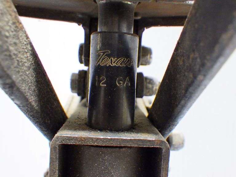 Texan Shotshell Reloader, 12-Gauge and 20-Gauge - Albrecht Auction Service