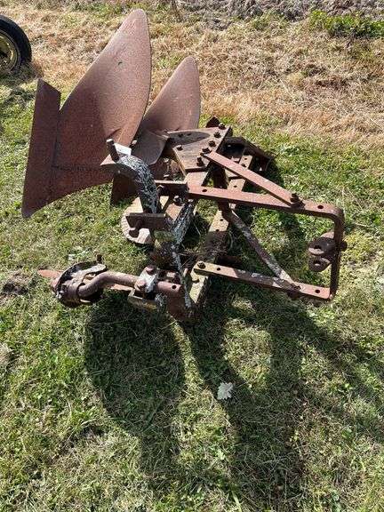 Oliver 2-Bottom Plow with Coulters, 3-Point Hitch - Albrecht Auction ...