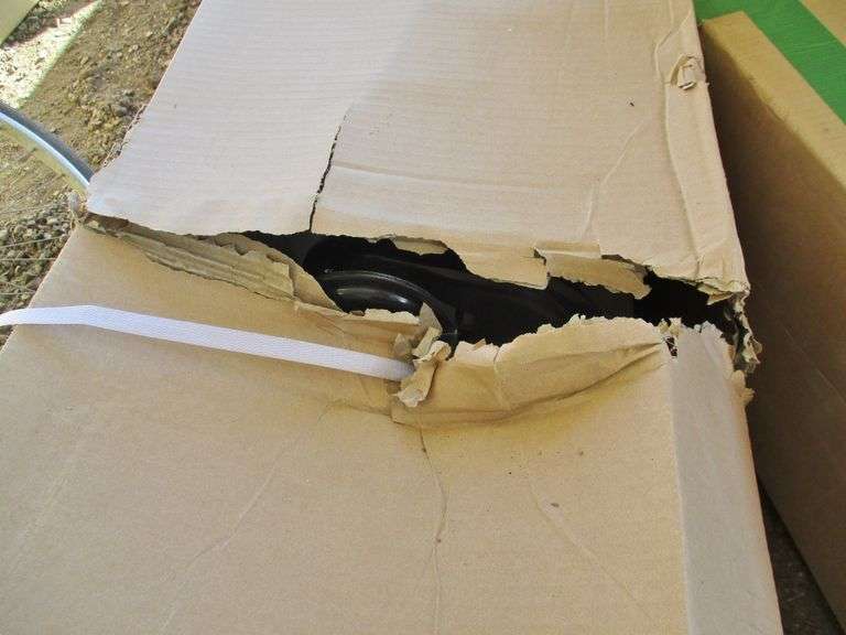 2019-2022 GMC running boards, GM part no. 84742428, NIB - Albrecht ...