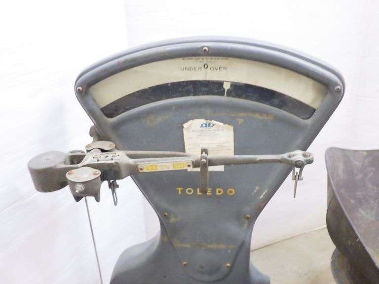 Toledo scale made by Tennessee Scale Works, model No. 4655, 32"W x 13"D ...
