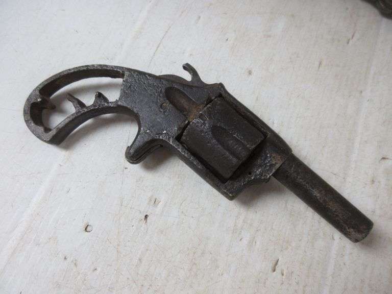 (2) Antique revolver frames and parts, good - Albrecht Auction Service