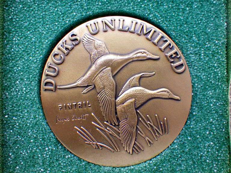 Ducks Unlimited medallion, pintail design by Angus Short, 2"Dia, 2.7 oz ...