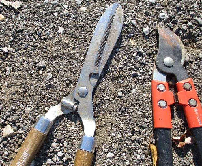 28" Axe, loppers, and hedge trimmers - Albrecht Auction Service