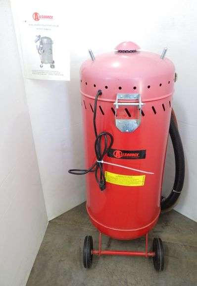 28-Gallon abrasive blaster with vacuum, manual, a box of ground corn ...