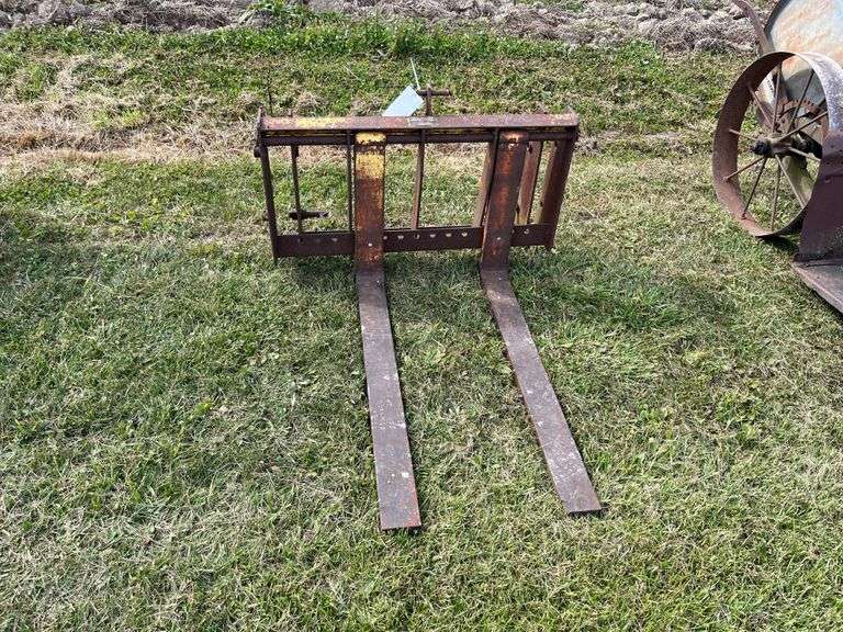 Ford Pallet Forks for 3-Point Hitch or Front Loader - Albrecht Auction ...