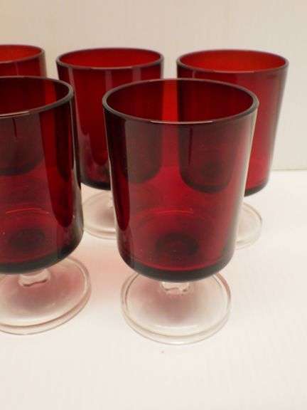 (7) Retro red goblets, 4 1/4"H - Albrecht Auction Service