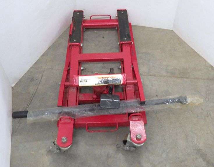 Larin motorcycle/ATV jack, used, works - Albrecht Auction Service