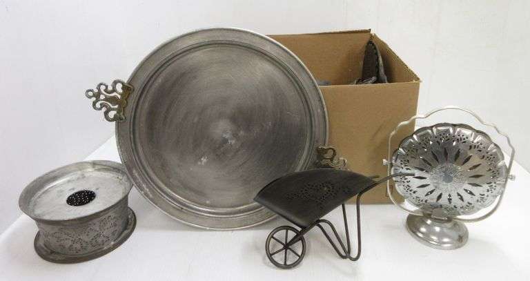 Various older metal items - Albrecht Auction Service