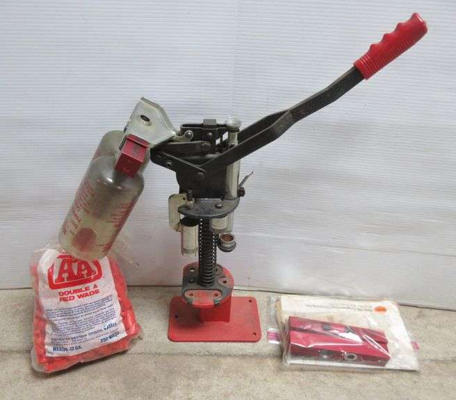 12-Gauge shotgun shell reloader with accessories, used - Albrecht ...
