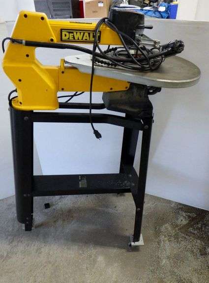 DeWALT 20" scroll saw, DW788 with stand, scroll saw with 20" throat is like new, comes with ...