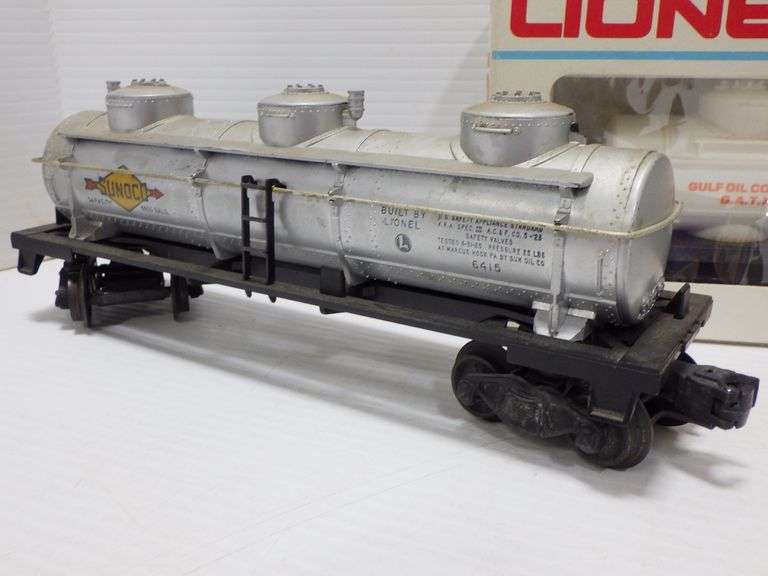 (3) Lionel O-gauge tank cars, includes: One- 2-Dome Sunoco; One- 2-Dome ...