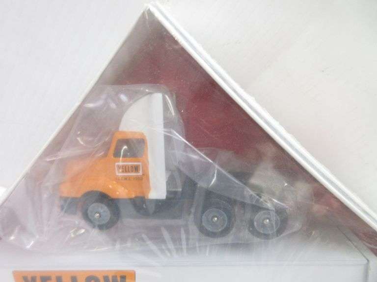 Winross yellow freight semi, 1/64 scale - Albrecht Auction Service