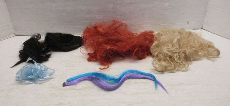 Kids sized Disney Princess wigs, includes: Ariel, Jasmine, Cinderella ...