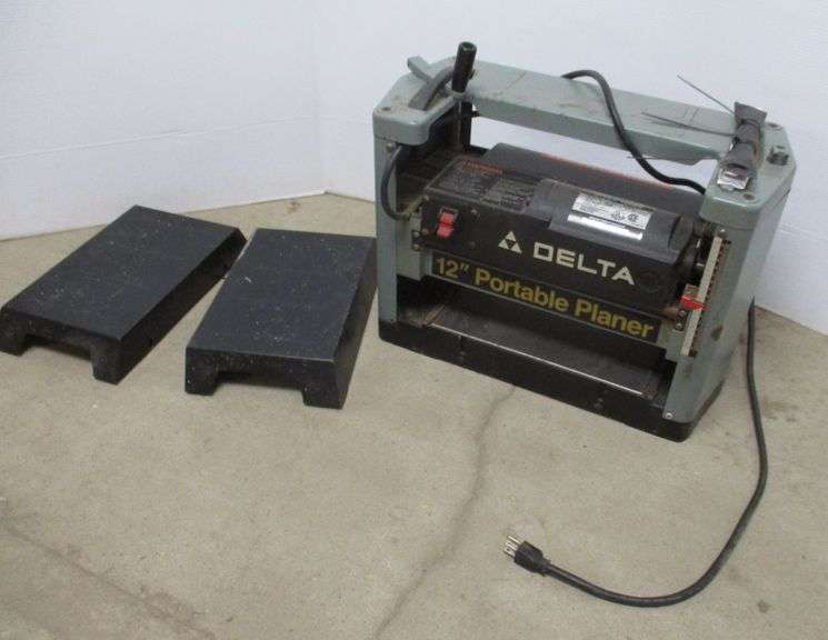 Table top Delta 12" thickness planer, in and out feed tables, (2) set ...