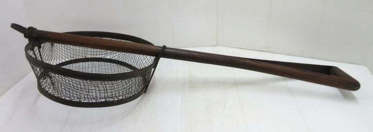 Handheld grain sifter, 37"L with handle - Albrecht Auction Service