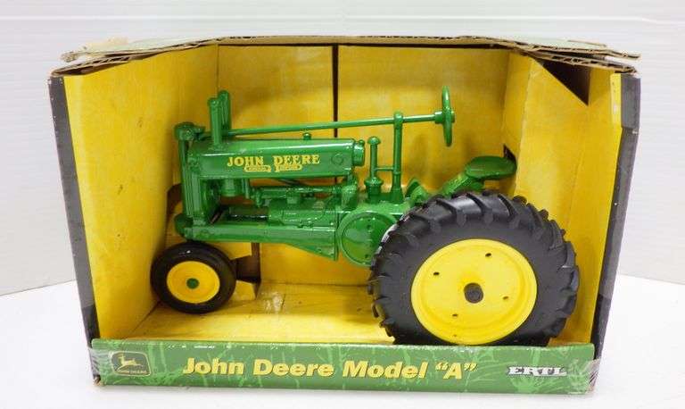 John Deere, Model A Toy Tractor, 1/16 scale, NIB - Albrecht Auction Service