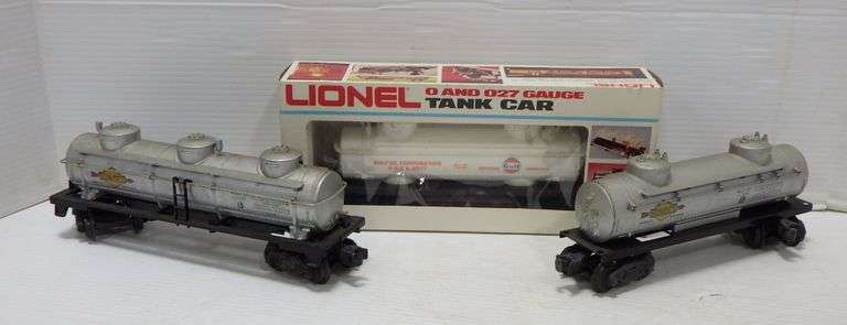 (3) Lionel O-gauge tank cars, includes: One- 2-Dome Sunoco; One- 2-Dome ...
