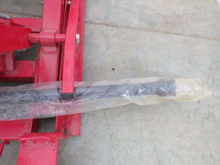 Larin motorcycle/ATV jack, used, works - Albrecht Auction Service
